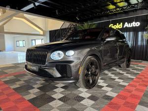 Pelēks Bentley Bentayga 2021 Viļņa, ar dzinēja tilpumu 4.00 L un nobraukumu 30 tūkst. km par 149900 €, foto  vietnē AUTOMOTO.COM.LV
