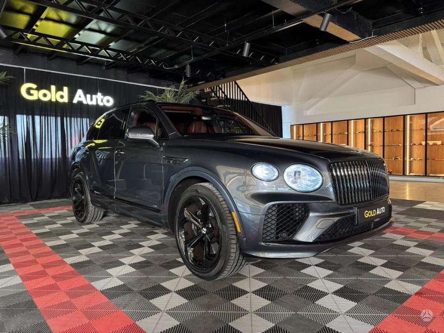 Pelēks Bentley Bentayga 2021 Viļņa, ar dzinēja tilpumu 4.00 L un nobraukumu 30 tūkst. km par 149900 €, foto 3 vietnē AUTOMOTO.COM.LV