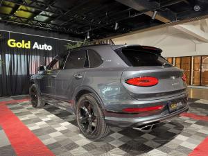 Pelēks Bentley Bentayga 2021 Viļņa, ar dzinēja tilpumu 4.00 L un nobraukumu 30 tūkst. km par 149900 €, foto 4 vietnē AUTOMOTO.COM.LV