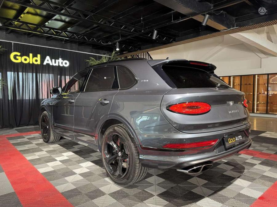 Pelēks Bentley Bentayga 2021 Viļņa, ar dzinēja tilpumu 4.00 L un nobraukumu 30 tūkst. km par 149900 €, foto 4 vietnē AUTOMOTO.COM.LV