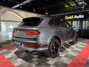 Pelēks Bentley Bentayga 2021 Viļņa, ar dzinēja tilpumu 4.00 L un nobraukumu 30 tūkst. km par 149900 €, foto 5 vietnē AUTOMOTO.COM.LV