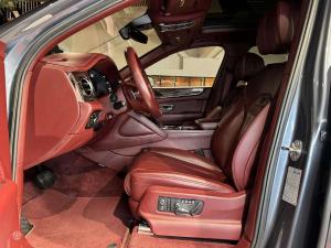 Pelēks Bentley Bentayga 2021 Viļņa, ar dzinēja tilpumu 4.00 L un nobraukumu 30 tūkst. km par 149900 €, foto 11 vietnē AUTOMOTO.COM.LV