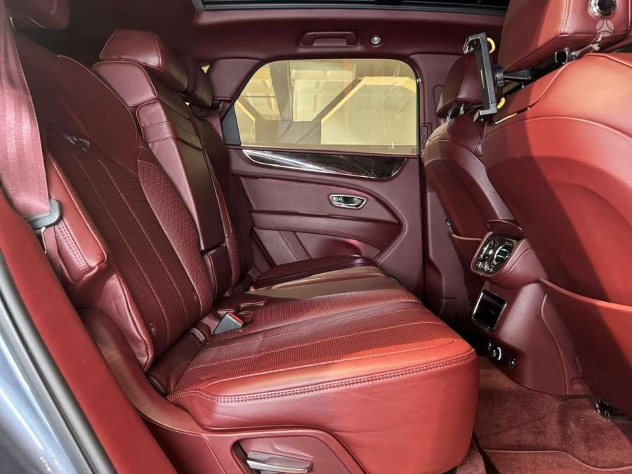 Pelēks Bentley Bentayga 2021 Viļņa, ar dzinēja tilpumu 4.00 L un nobraukumu 30 tūkst. km par 149900 €, foto 14 vietnē AUTOMOTO.COM.LV