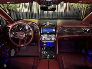 Pelēks Bentley Bentayga 2021 Viļņa, ar dzinēja tilpumu 4.00 L un nobraukumu 30 tūkst. km par 149900 €, foto 16 vietnē AUTOMOTO.COM.LV