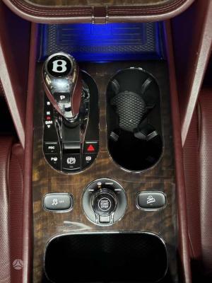 Pelēks Bentley Bentayga 2021 Viļņa, ar dzinēja tilpumu 4.00 L un nobraukumu 30 tūkst. km par 149900 €, foto 29 vietnē AUTOMOTO.COM.LV