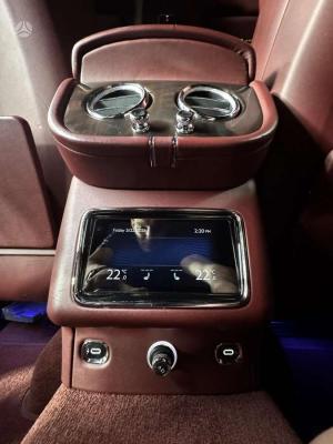 Pelēks Bentley Bentayga 2021 Viļņa, ar dzinēja tilpumu 4.00 L un nobraukumu 30 tūkst. km par 149900 €, foto 35 vietnē AUTOMOTO.COM.LV
