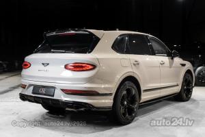 Pelēks Bentley Bentayga 2023 Rīga, ar dzinēja tilpumu 4.00 L un nobraukumu 30 tūkst. km par 231110 €, foto 4 vietnē AUTOMOTO.COM.LV
