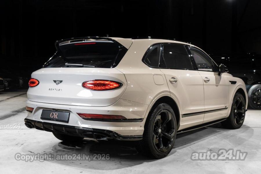 Pelēks Bentley Bentayga 2023 Rīga, ar dzinēja tilpumu 4.00 L un nobraukumu 30 tūkst. km par 231110 €, foto 4 vietnē AUTOMOTO.COM.LV