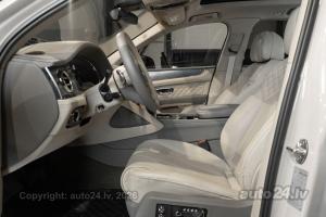 Pelēks Bentley Bentayga 2023 Rīga, ar dzinēja tilpumu 4.00 L un nobraukumu 30 tūkst. km par 231110 €, foto 8 vietnē AUTOMOTO.COM.LV