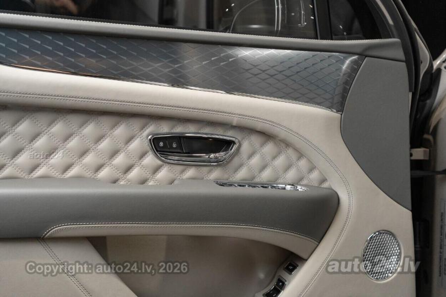 Pelēks Bentley Bentayga 2023 Rīga, ar dzinēja tilpumu 4.00 L un nobraukumu 30 tūkst. km par 231110 €, foto 16 vietnē AUTOMOTO.COM.LV
