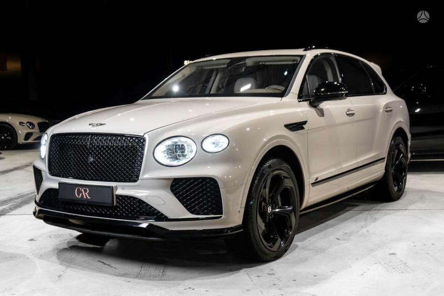 Pelēks Bentley Bentayga 2023 Rīga, ar dzinēja tilpumu 4.00 L un nobraukumu 30 tūkst. km par 231110 €, foto 1 vietnē AUTOMOTO.COM.LV