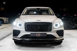 Pelēks Bentley Bentayga 2023 Rīga, ar dzinēja tilpumu 4.00 L un nobraukumu 30 tūkst. km par 231110 €, foto 2 vietnē AUTOMOTO.COM.LV