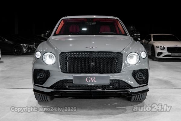 Pelēks Bentley Bentayga 2023 Rīga, ar dzinēja tilpumu 4.00 L un nobraukumu 14 tūkst. km par 264990 €, foto 2 vietnē AUTOMOTO.COM.LV