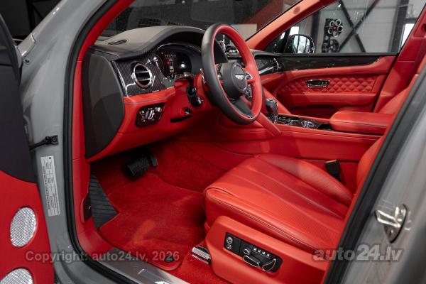 Pelēks Bentley Bentayga 2023 Rīga, ar dzinēja tilpumu 4.00 L un nobraukumu 14 tūkst. km par 264990 €, foto 9 vietnē AUTOMOTO.COM.LV
