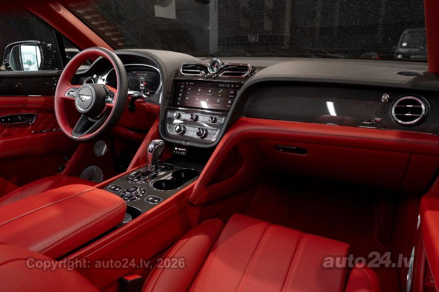 Pelēks Bentley Bentayga 2023 Rīga, ar dzinēja tilpumu 4.00 L un nobraukumu 14 tūkst. km par 264990 €, foto 13 vietnē AUTOMOTO.COM.LV