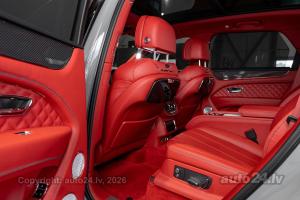 Pelēks Bentley Bentayga 2023 Rīga, ar dzinēja tilpumu 4.00 L un nobraukumu 14 tūkst. km par 264990 €, foto 15 vietnē AUTOMOTO.COM.LV