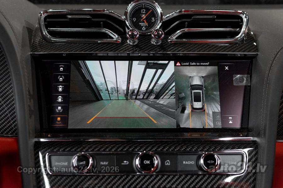 Pelēks Bentley Bentayga 2023 Rīga, ar dzinēja tilpumu 4.00 L un nobraukumu 14 tūkst. km par 264990 €, foto 23 vietnē AUTOMOTO.COM.LV