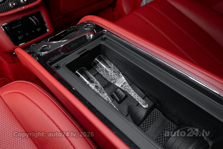Pelēks Bentley Bentayga 2023 Rīga, ar dzinēja tilpumu 4.00 L un nobraukumu 14 tūkst. km par 264990 €, foto 29 vietnē AUTOMOTO.COM.LV