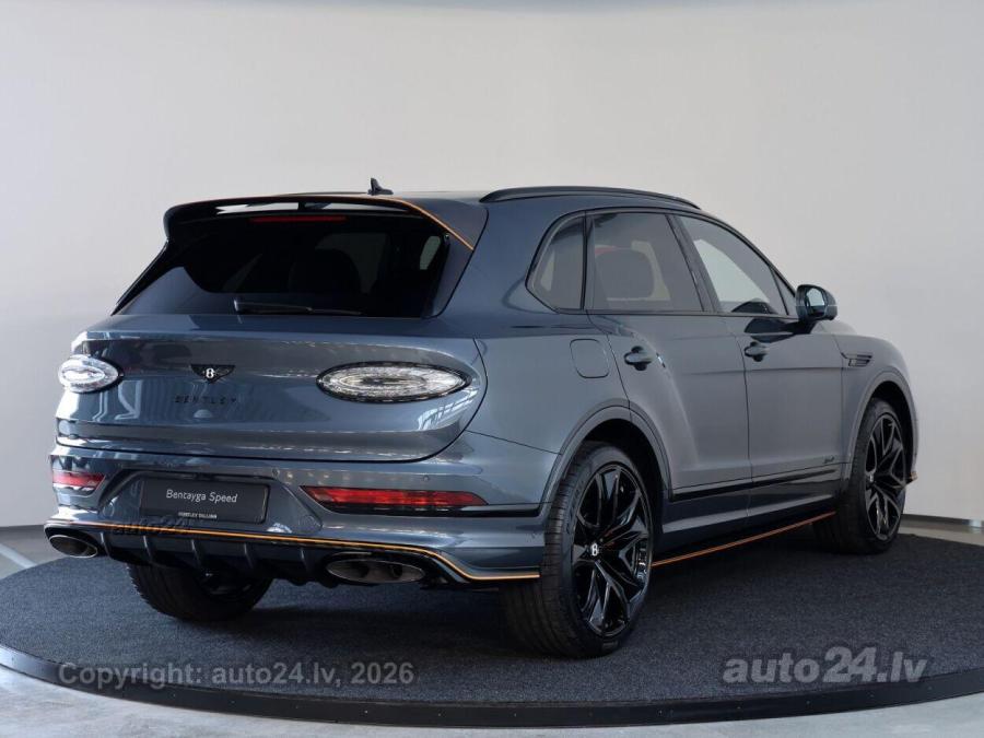 Pelēks Bentley Bentayga 2026 Tallina, ar dzinēja tilpumu 4.00 L un nobraukumu 38 tūkst. km par 370905 €, foto 2 vietnē AUTOMOTO.COM.LV