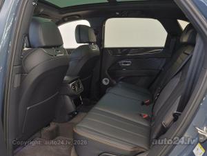 Pelēks Bentley Bentayga 2026 Tallina, ar dzinēja tilpumu 4.00 L un nobraukumu 38 tūkst. km par 370905 €, foto 8 vietnē AUTOMOTO.COM.LV