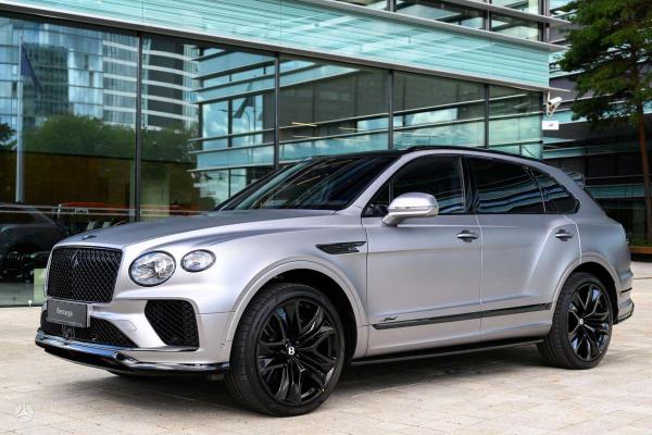 Pelēks Bentley Bentayga 2026 Viļņa, ar dzinēja tilpumu 4.00 L un nobraukumu 2 tūkst. km par 370260 €, foto 1 vietnē AUTOMOTO.COM.LV