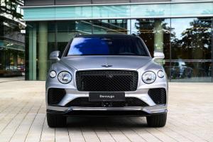 Pelēks Bentley Bentayga 2026 Viļņa, ar dzinēja tilpumu 4.00 L un nobraukumu 2 tūkst. km par 370260 €, foto 3 vietnē AUTOMOTO.COM.LV