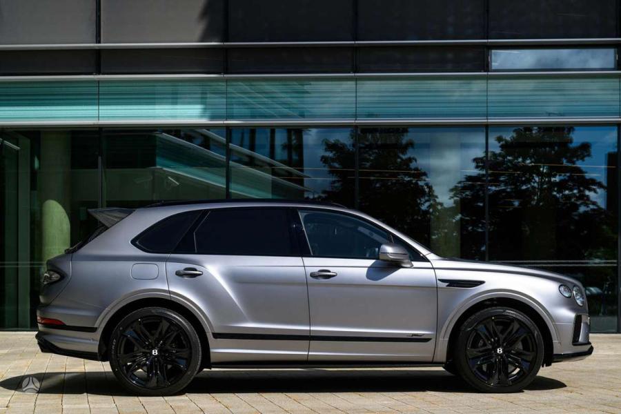Pelēks Bentley Bentayga 2026 Viļņa, ar dzinēja tilpumu 4.00 L un nobraukumu 2 tūkst. km par 370260 €, foto 5 vietnē AUTOMOTO.COM.LV