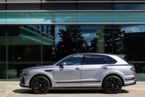 Pelēks Bentley Bentayga 2026 Viļņa, ar dzinēja tilpumu 4.00 L un nobraukumu 2 tūkst. km par 370260 €, foto 6 vietnē AUTOMOTO.COM.LV
