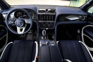 Pelēks Bentley Bentayga 2026 Viļņa, ar dzinēja tilpumu 4.00 L un nobraukumu 2 tūkst. km par 370260 €, foto 14 vietnē AUTOMOTO.COM.LV