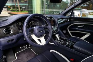 Pelēks Bentley Bentayga 2026 Viļņa, ar dzinēja tilpumu 4.00 L un nobraukumu 2 tūkst. km par 370260 €, foto 15 vietnē AUTOMOTO.COM.LV