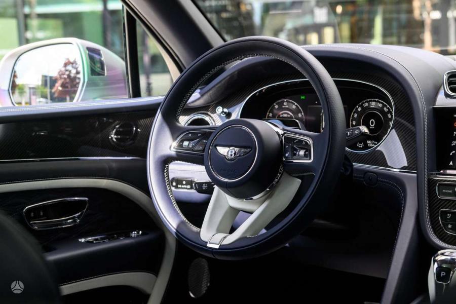 Pelēks Bentley Bentayga 2026 Viļņa, ar dzinēja tilpumu 4.00 L un nobraukumu 2 tūkst. km par 370260 €, foto 16 vietnē AUTOMOTO.COM.LV