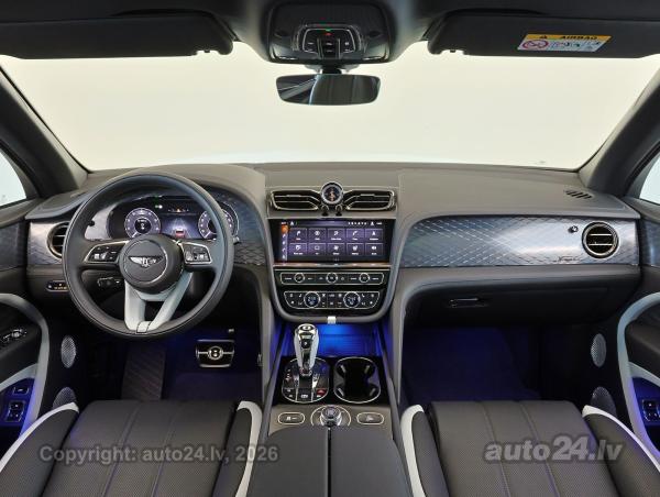 Grey Bentley Bentayga 2026 in Tallinn, with an engine capacity of 4.00 L and mileage of 7 thousand km for 316200 €, photo 5 on AUTOMOTO.COM.LV