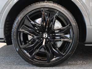 Grey Bentley Bentayga 2026 in Tallinn, with an engine capacity of 4.00 L and mileage of 7 thousand km for 316200 €, photo 16 on AUTOMOTO.COM.LV
