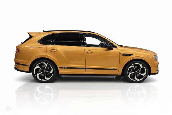 Oranžs Bentley Bentayga 2022 Viļņa, ar dzinēja tilpumu 4.00 L un nobraukumu 76 tūkst. km par 194990 €, foto 4 vietnē AUTOMOTO.COM.LV