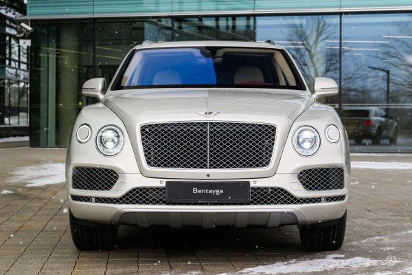 Balts Bentley Bentayga 2019 Viļņa, ar dzinēja tilpumu 4.00 L un nobraukumu 75 tūkst. km par 120000 €, foto 2 vietnē AUTOMOTO.COM.LV