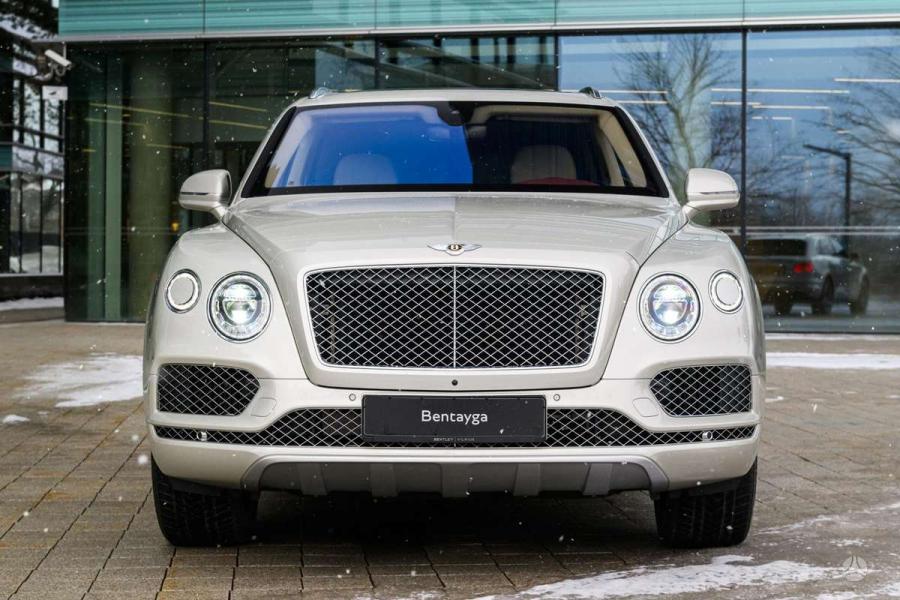 Balts Bentley Bentayga 2019 Viļņa, ar dzinēja tilpumu 4.00 L un nobraukumu 75 tūkst. km par 120000 €, foto 2 vietnē AUTOMOTO.COM.LV