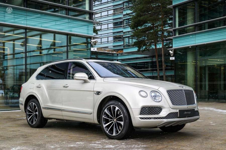 Balts Bentley Bentayga 2019 Viļņa, ar dzinēja tilpumu 4.00 L un nobraukumu 75 tūkst. km par 120000 €, foto 3 vietnē AUTOMOTO.COM.LV