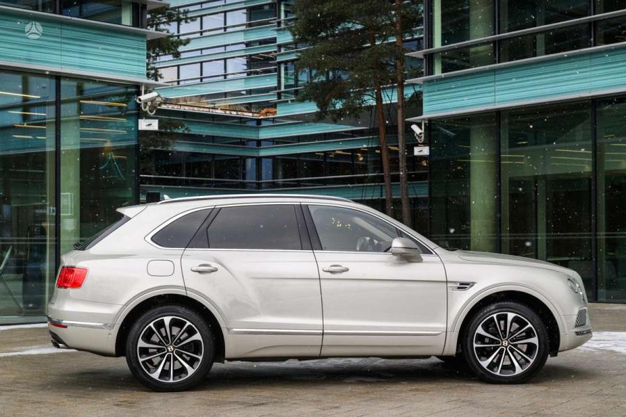 Balts Bentley Bentayga 2019 Viļņa, ar dzinēja tilpumu 4.00 L un nobraukumu 75 tūkst. km par 120000 €, foto 8 vietnē AUTOMOTO.COM.LV