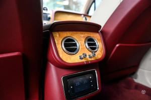Balts Bentley Bentayga 2019 Viļņa, ar dzinēja tilpumu 4.00 L un nobraukumu 75 tūkst. km par 120000 €, foto 16 vietnē AUTOMOTO.COM.LV