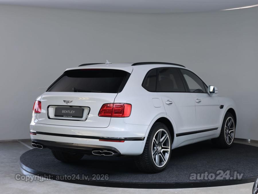 White Bentley Bentayga 2019 in Tallinn, with an engine capacity of 4.00 L and mileage of 80 thousand km for 105000 €, photo 3 on AUTOMOTO.COM.LV