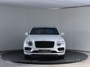 White Bentley Bentayga 2019 in Tallinn, with an engine capacity of 4.00 L and mileage of 80 thousand km for 105000 €, photo 4 on AUTOMOTO.COM.LV