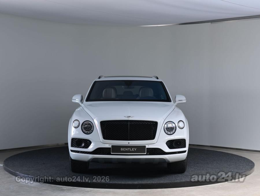 White Bentley Bentayga 2019 in Tallinn, with an engine capacity of 4.00 L and mileage of 80 thousand km for 105000 €, photo 4 on AUTOMOTO.COM.LV