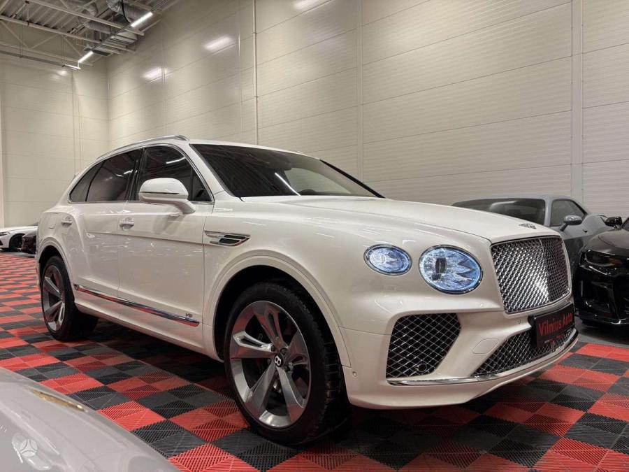Balts Bentley Bentayga 2022 Viļņa, ar dzinēja tilpumu 4.00 L un nobraukumu 11 tūkst. km par 143500 €, foto 4 vietnē AUTOMOTO.COM.LV
