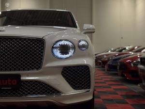 Balts Bentley Bentayga 2022 Viļņa, ar dzinēja tilpumu 4.00 L un nobraukumu 11 tūkst. km par 143500 €, foto 8 vietnē AUTOMOTO.COM.LV