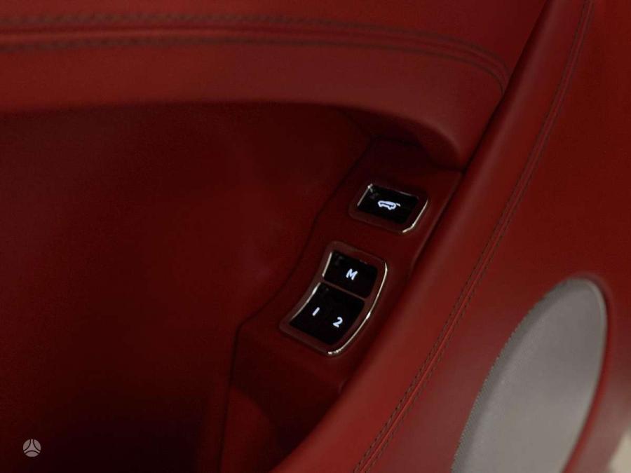Balts Bentley Bentayga 2022 Viļņa, ar dzinēja tilpumu 4.00 L un nobraukumu 11 tūkst. km par 143500 €, foto 14 vietnē AUTOMOTO.COM.LV