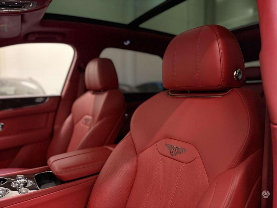 Balts Bentley Bentayga 2022 Viļņa, ar dzinēja tilpumu 4.00 L un nobraukumu 11 tūkst. km par 143500 €, foto 16 vietnē AUTOMOTO.COM.LV