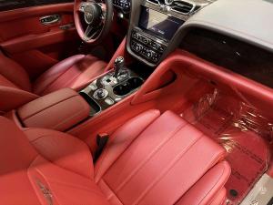 Balts Bentley Bentayga 2022 Viļņa, ar dzinēja tilpumu 4.00 L un nobraukumu 11 tūkst. km par 143500 €, foto 17 vietnē AUTOMOTO.COM.LV