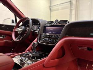 Balts Bentley Bentayga 2022 Viļņa, ar dzinēja tilpumu 4.00 L un nobraukumu 11 tūkst. km par 143500 €, foto 19 vietnē AUTOMOTO.COM.LV