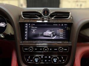 Balts Bentley Bentayga 2022 Viļņa, ar dzinēja tilpumu 4.00 L un nobraukumu 11 tūkst. km par 143500 €, foto 29 vietnē AUTOMOTO.COM.LV