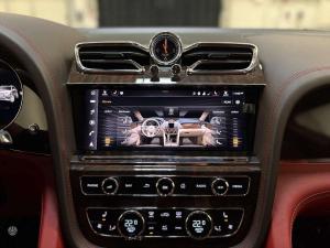 Balts Bentley Bentayga 2022 Viļņa, ar dzinēja tilpumu 4.00 L un nobraukumu 11 tūkst. km par 143500 €, foto 31 vietnē AUTOMOTO.COM.LV